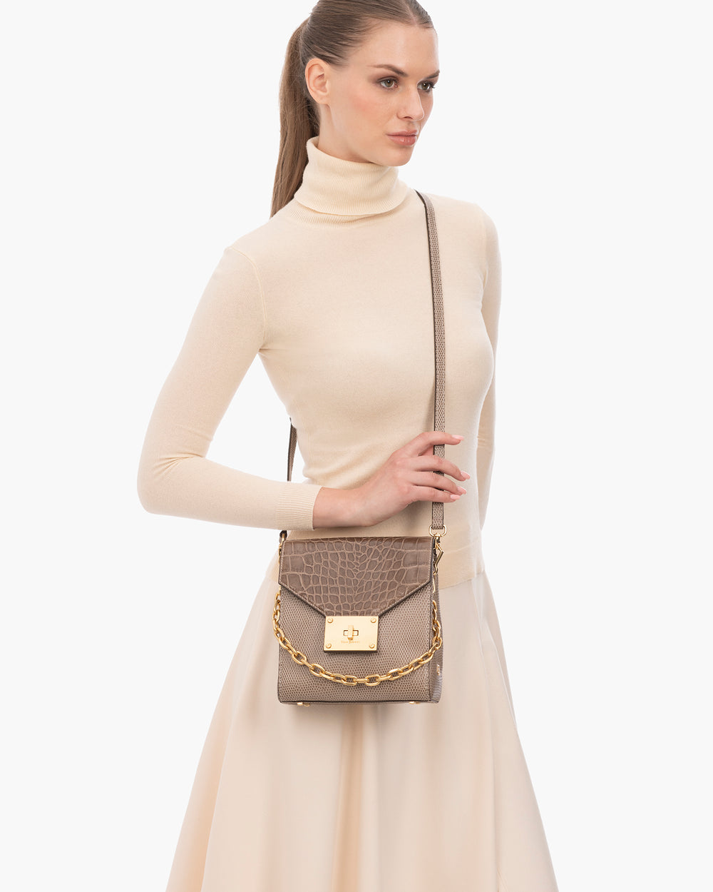 Livia Leather Bag I Gold-Tone Crossbody | Moonbeam | Eric Javits