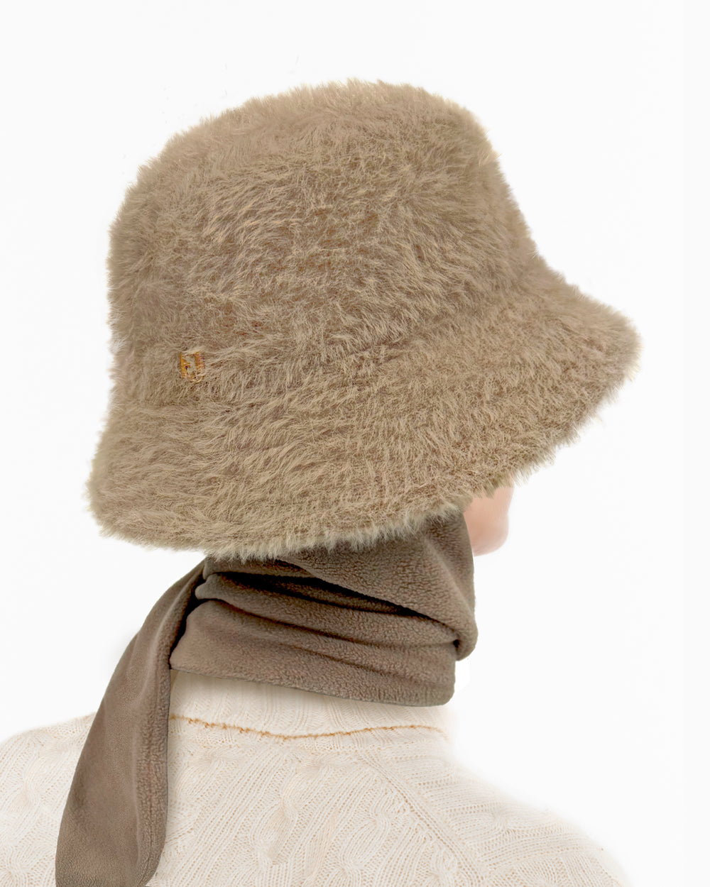 Fuzzy Bucket With Scarf | Ivy | Eric Javits