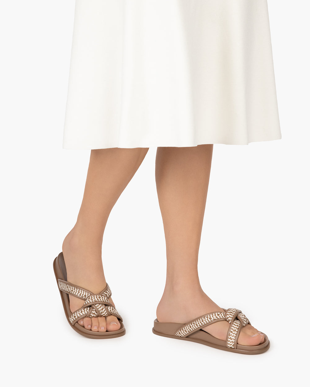 Notti Women's Summer Shoe Latte | Squishee® straw | Eric Javits | Eric ...